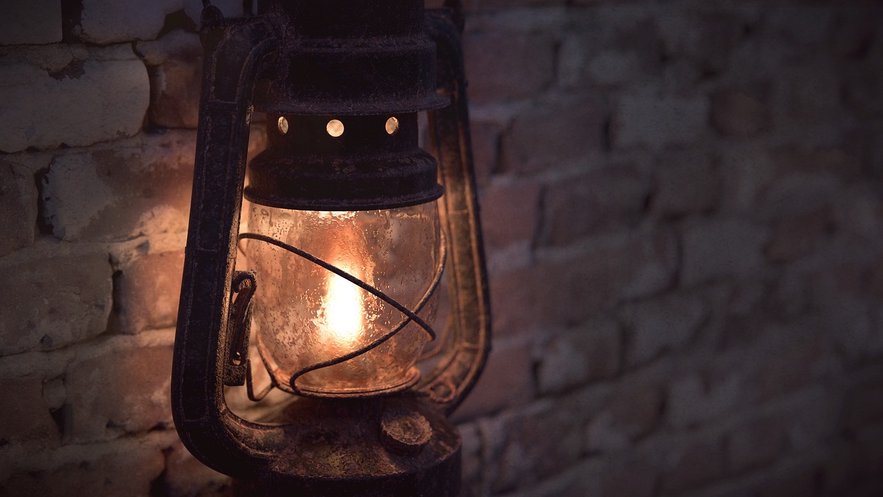 “Today’s Key to Confident Living” – Dr. Bill Hossler – Smoking Lamps