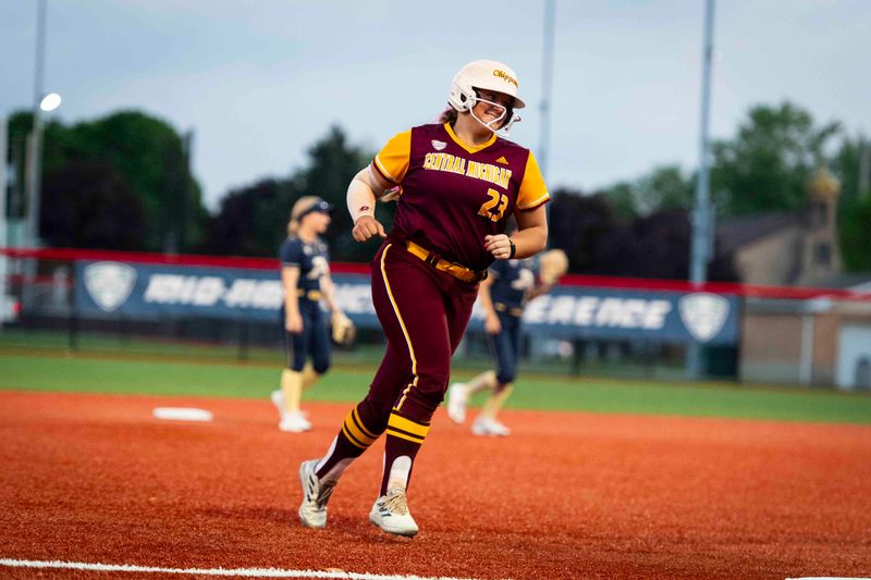 Carly Sleeman spoils Madie Jamrog's no-hit bid with CMU record home run ...