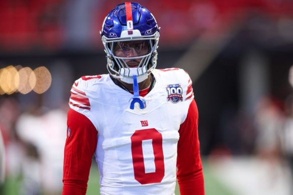 Pair of New York Giants defenders debut new face masks