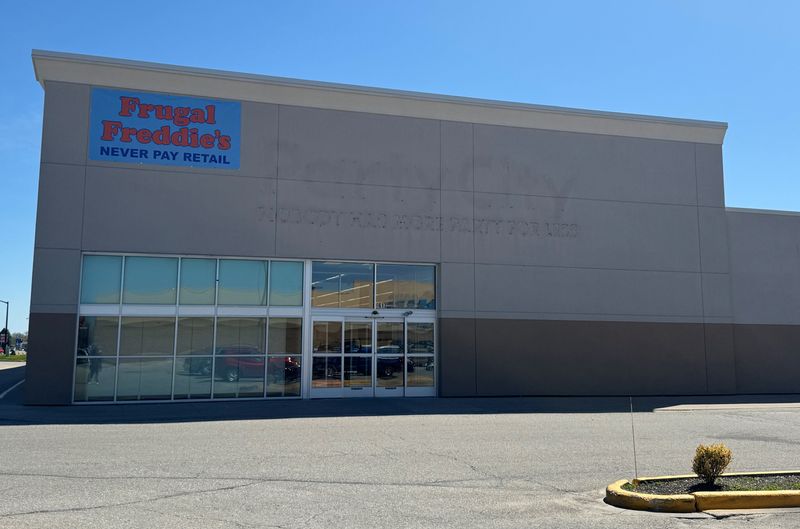 Frugal Freddie's opens in Grand Chute in former Party City | The Buzz